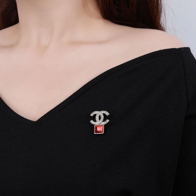 Top match Chanel Brooches