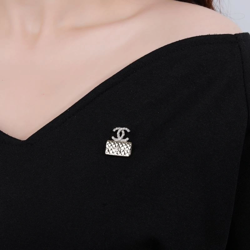 Top match Chanel Brooches