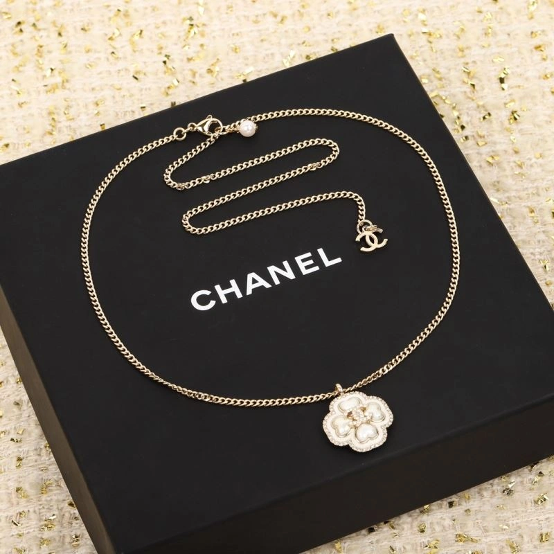 Brand-original Chanel Brooches