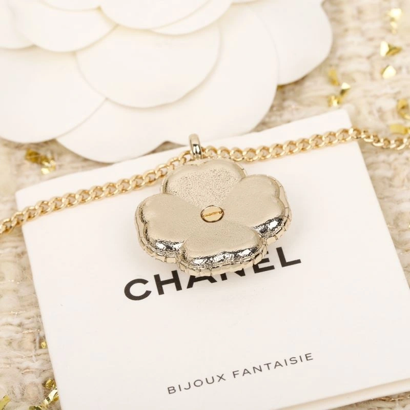 Brand-original Chanel Brooches