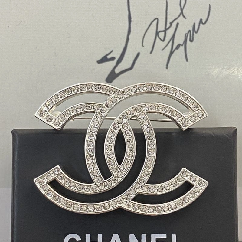 Official Chanel Brooches