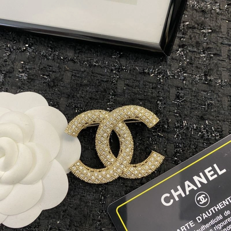 High fidelity Chanel Brooches