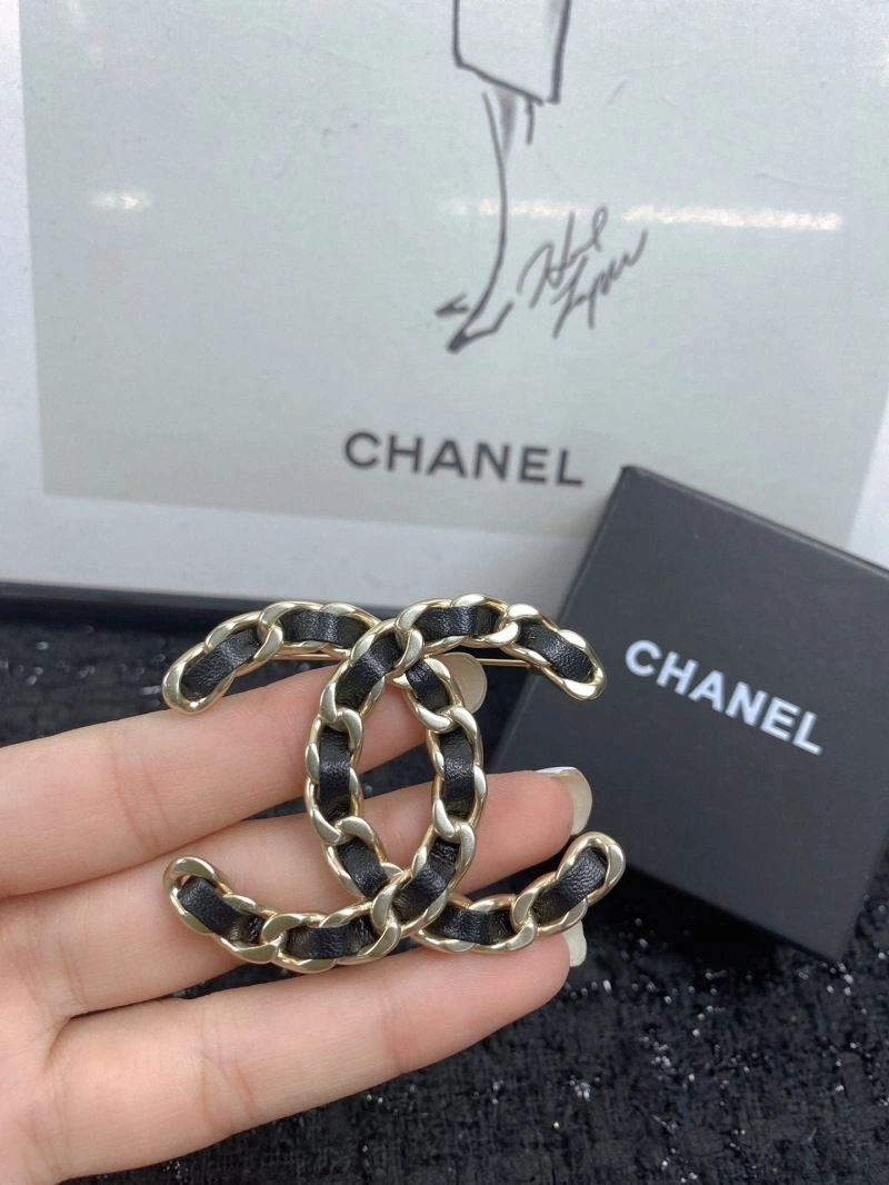 High fidelity Chanel Brooches