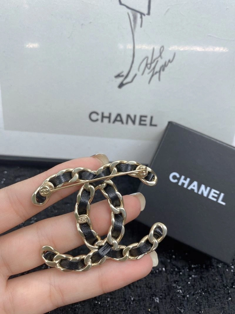 High fidelity Chanel Brooches