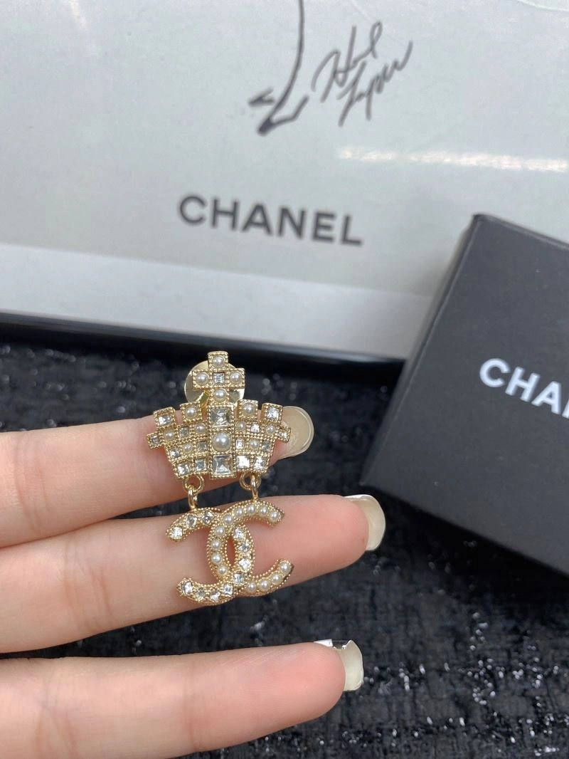Official Chanel Brooches