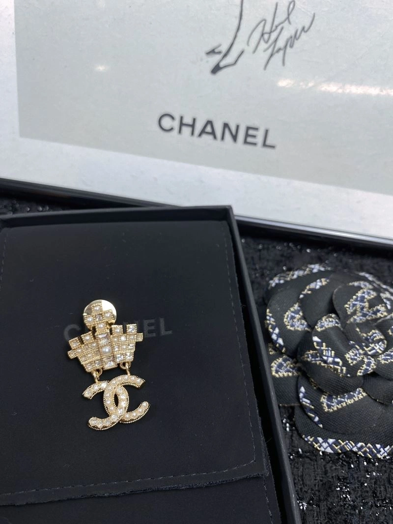 Official Chanel Brooches