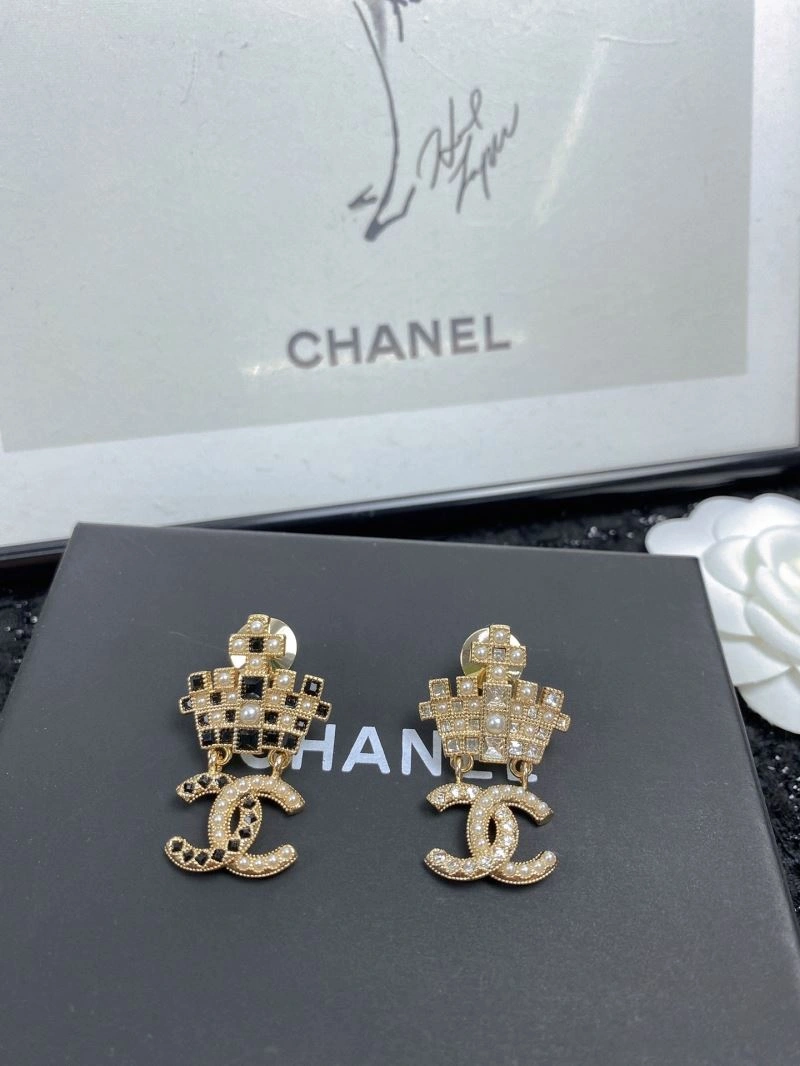 Official Chanel Brooches