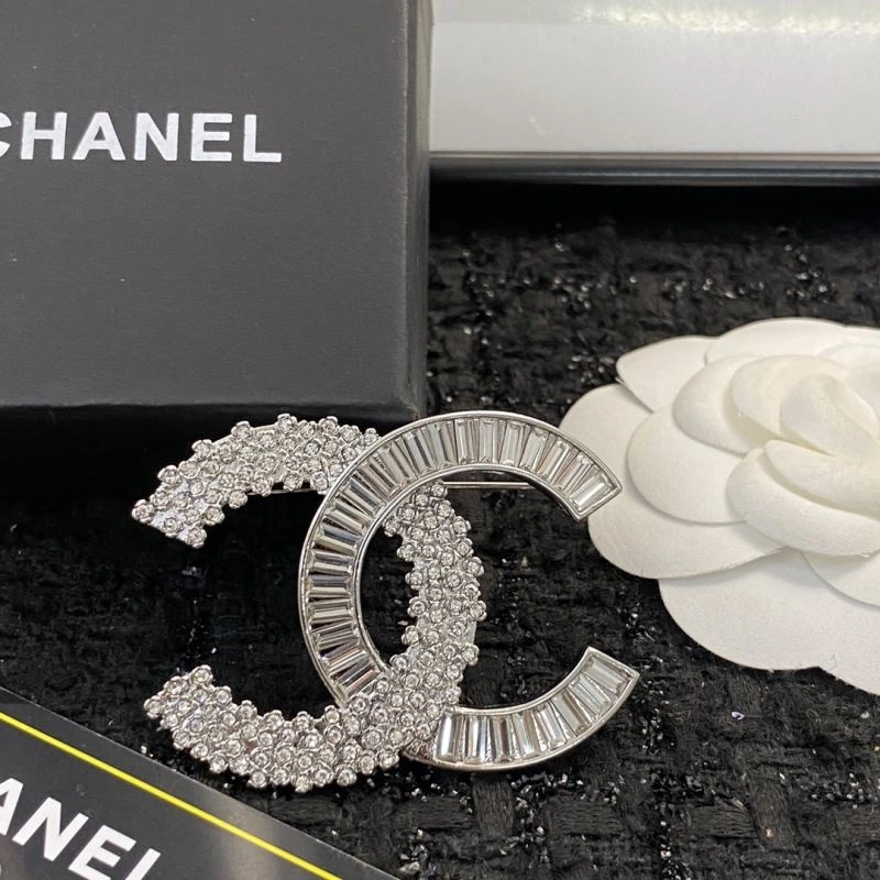 Top match Chanel Brooches