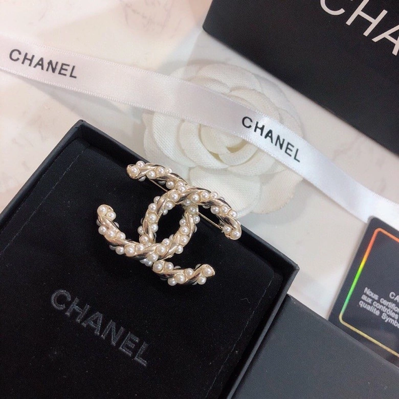 Accurate model Chanel Brooches