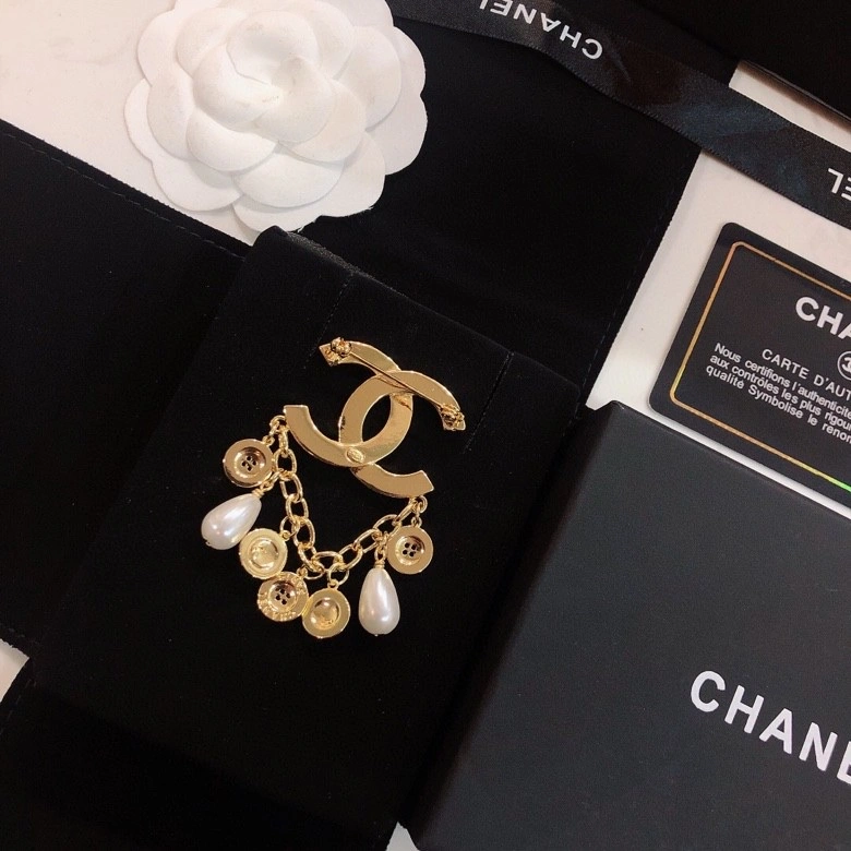 Brand-original Chanel Brooches