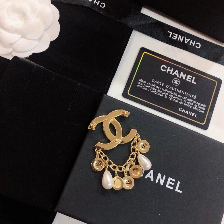Brand-original Chanel Brooches