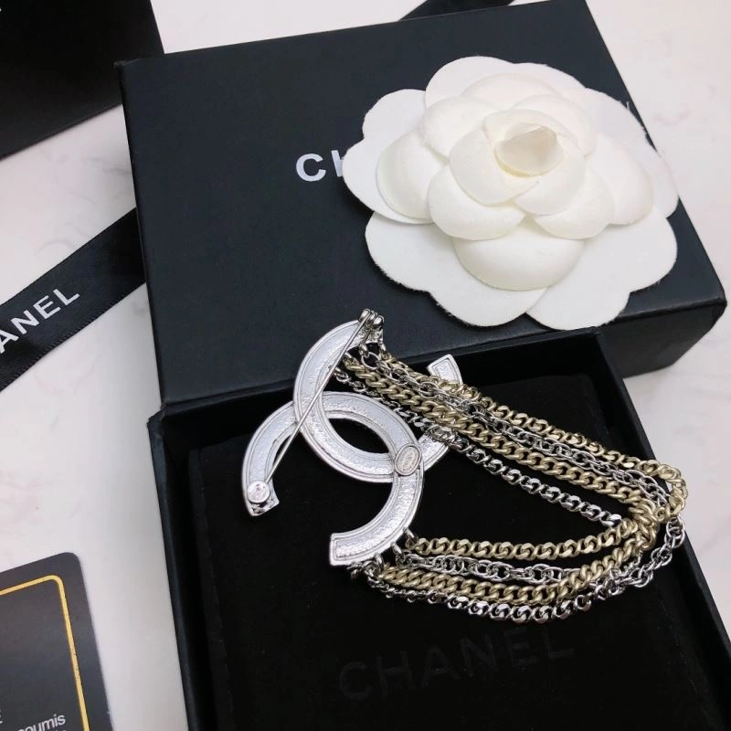 Accurate model Chanel Brooches