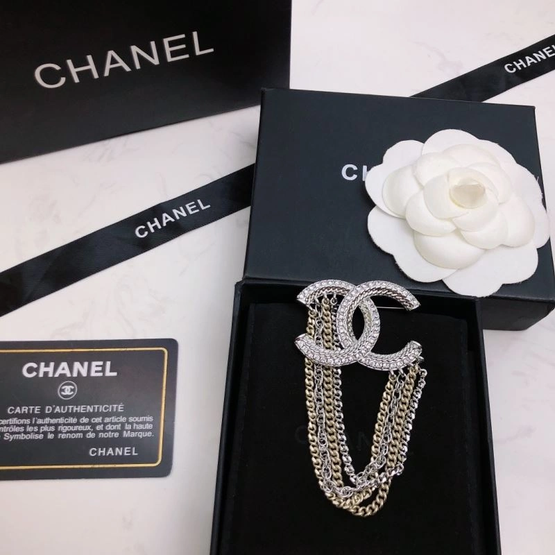 Accurate model Chanel Brooches