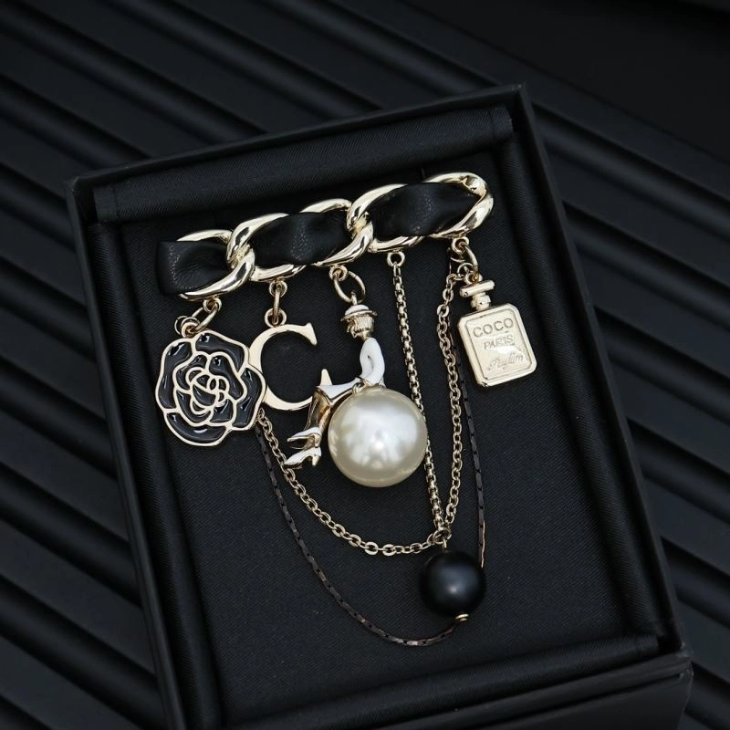 High fidelity Chanel Brooches