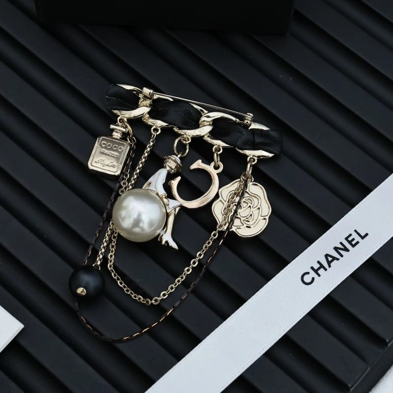 High fidelity Chanel Brooches