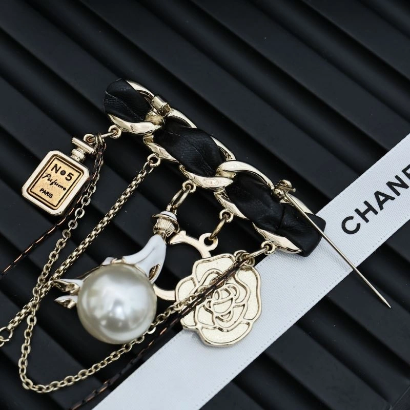 High fidelity Chanel Brooches