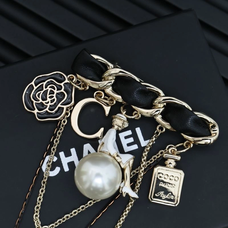 High fidelity Chanel Brooches