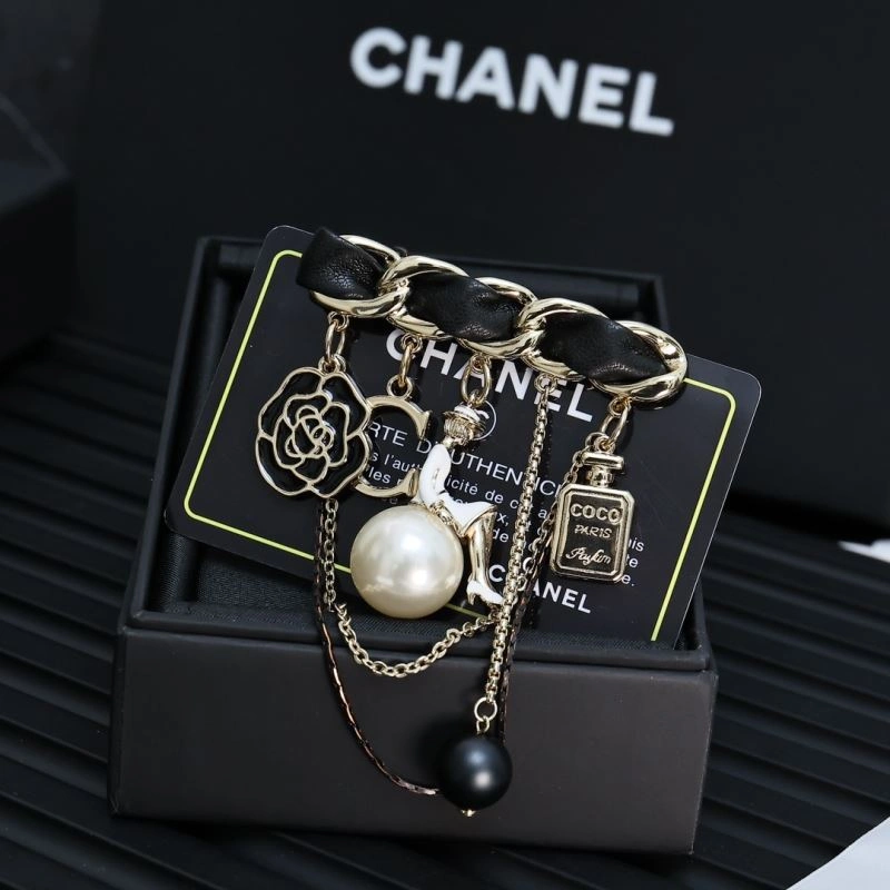 High fidelity Chanel Brooches