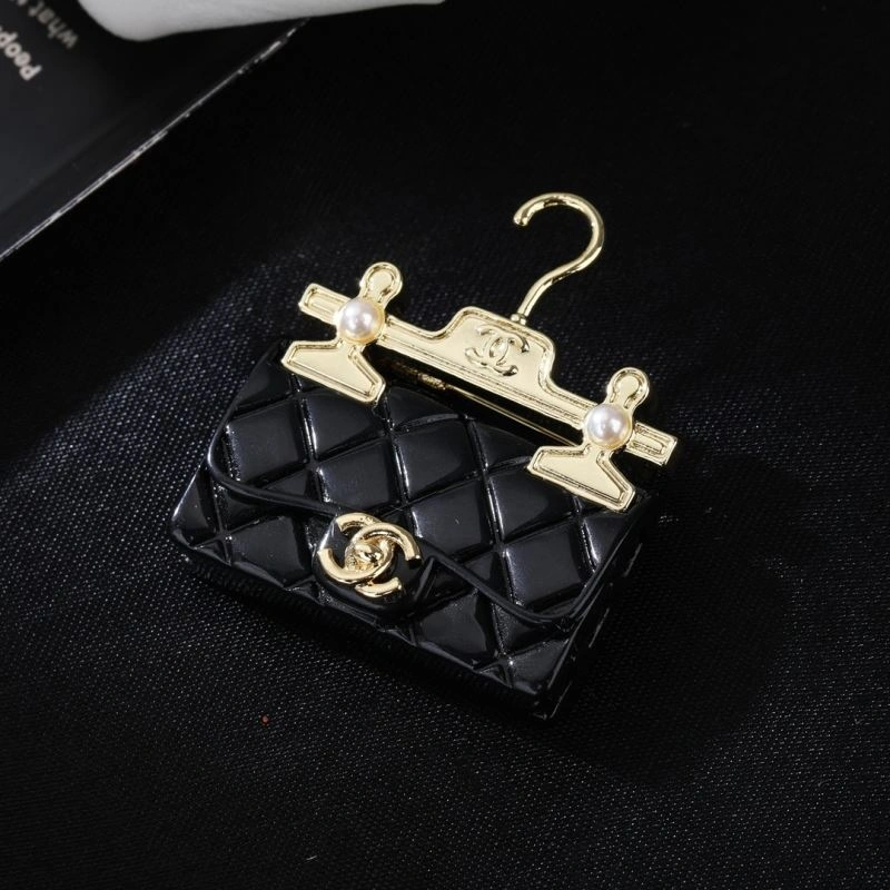 High fidelity Chanel Brooches