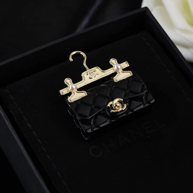 High fidelity Chanel Brooches