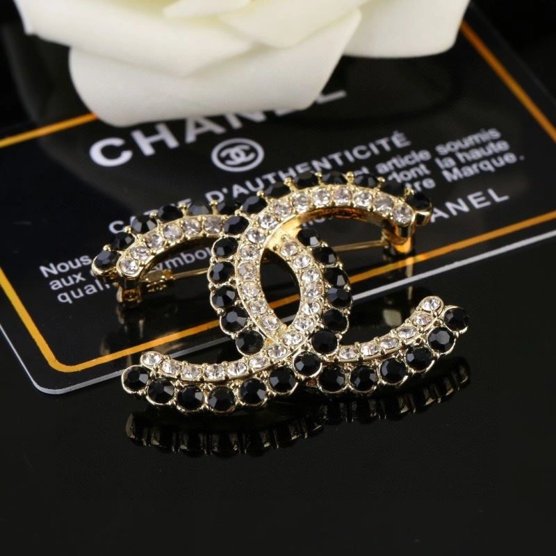 Accurate model Chanel Brooches