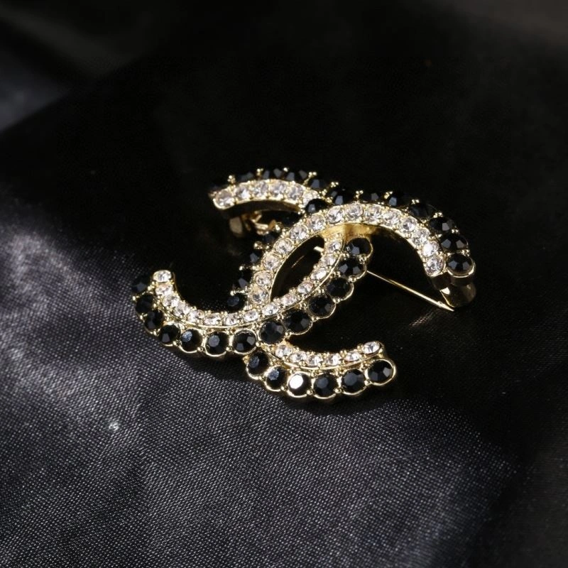 Accurate model Chanel Brooches