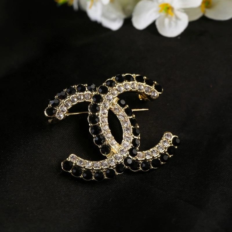 Accurate model Chanel Brooches