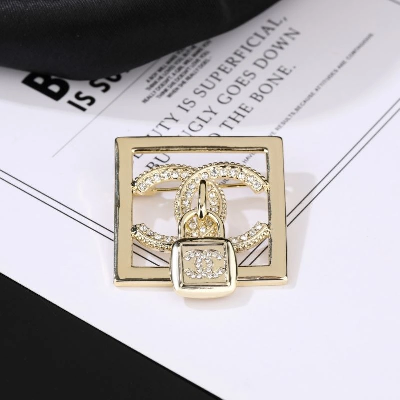High fidelity Chanel Brooches