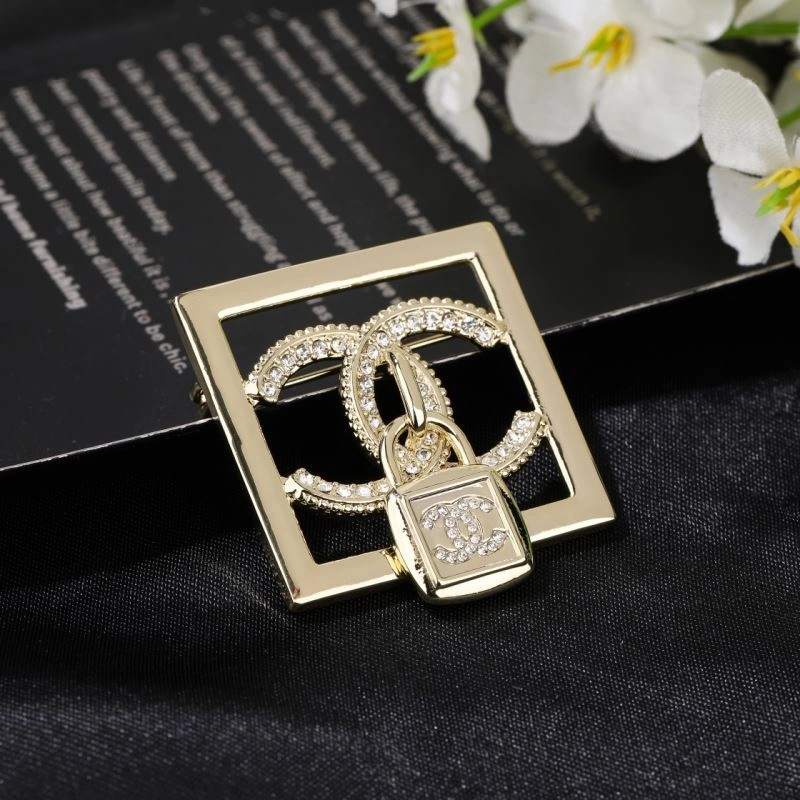 High fidelity Chanel Brooches