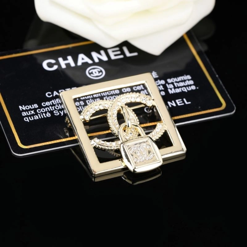 High fidelity Chanel Brooches