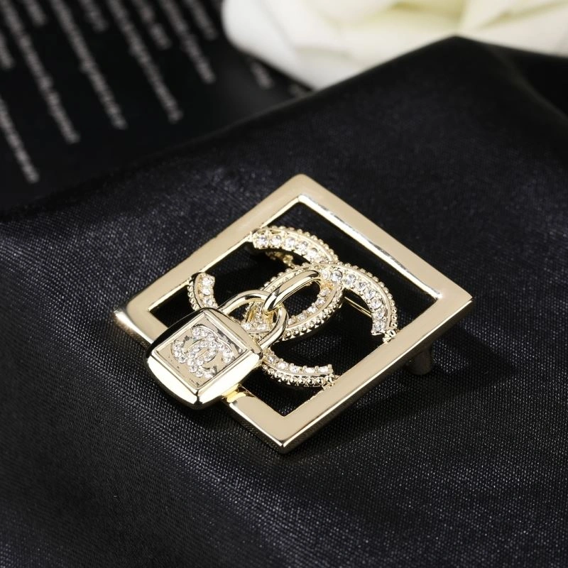 High fidelity Chanel Brooches