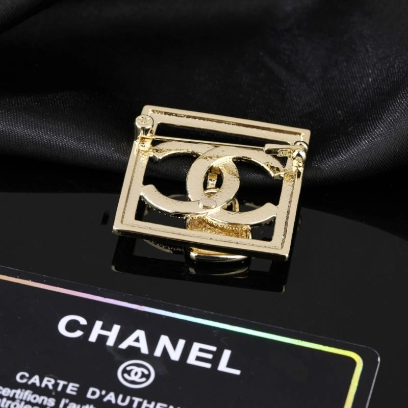 High fidelity Chanel Brooches
