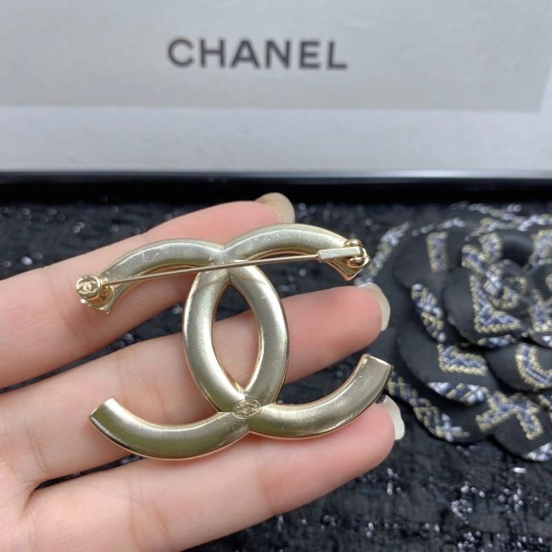 High fidelity Chanel Brooches