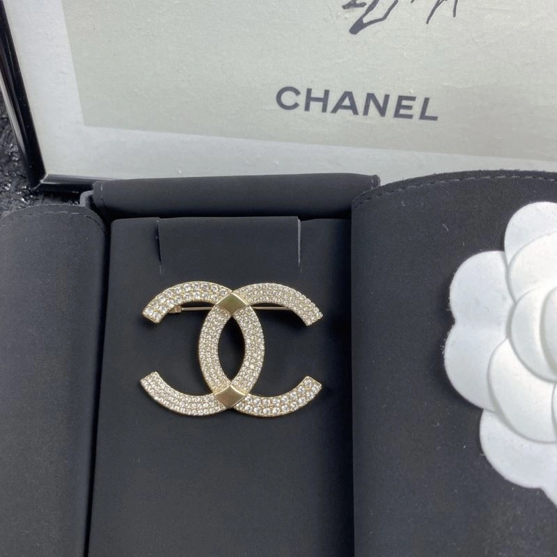 High fidelity Chanel Brooches