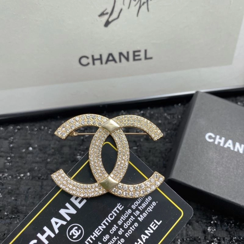 High fidelity Chanel Brooches