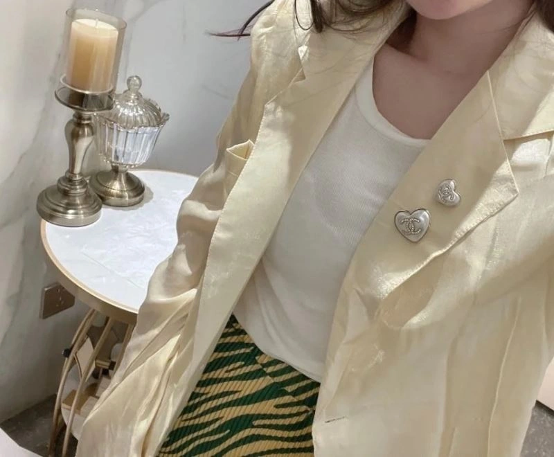 Discounted Chanel Brooches