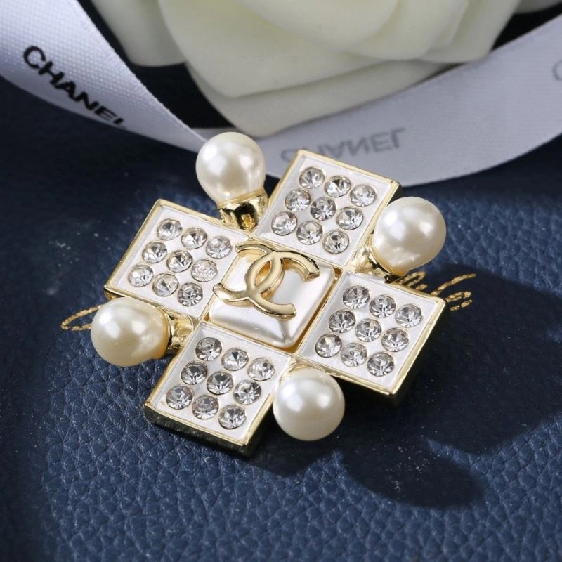 Brand-original Chanel Brooches