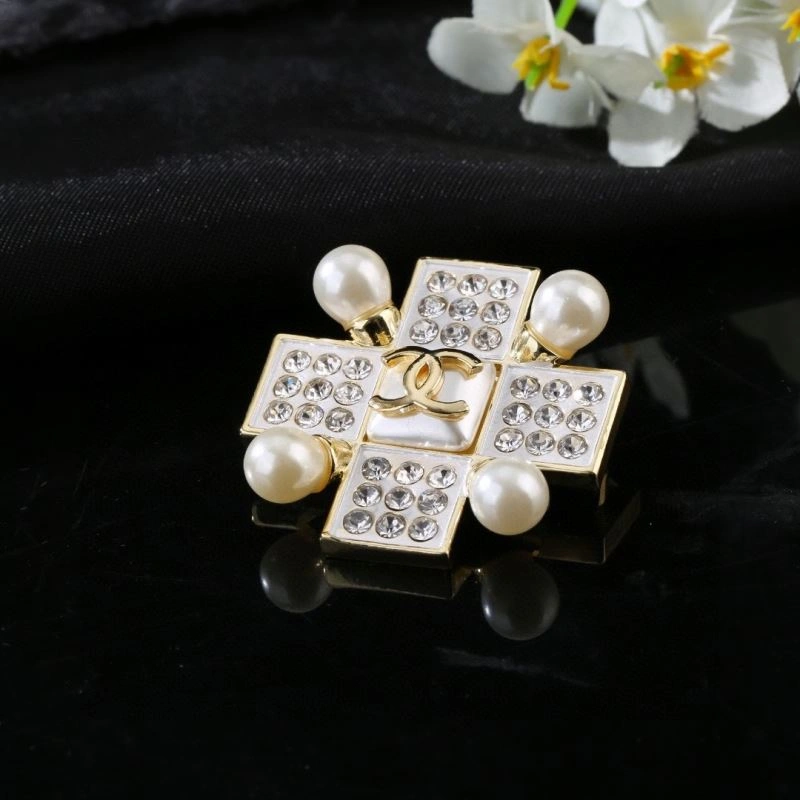 Brand-original Chanel Brooches