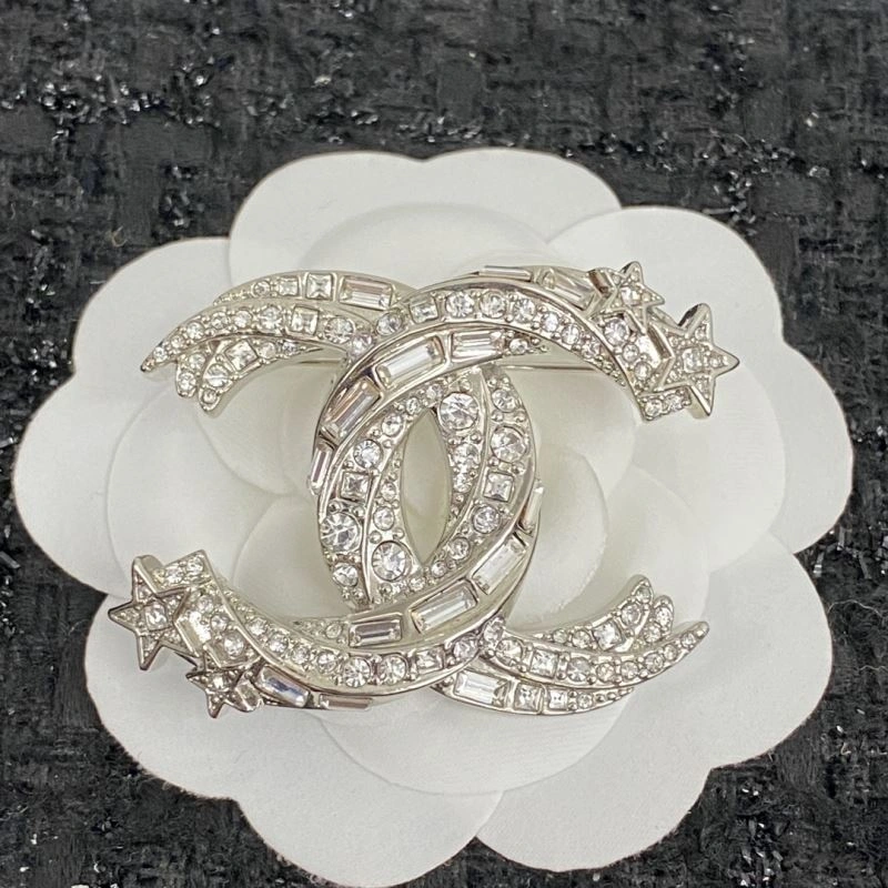 Accurate model Chanel Brooches