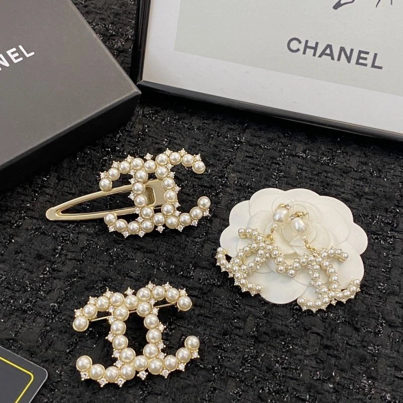 Bargain Chanel Brooches