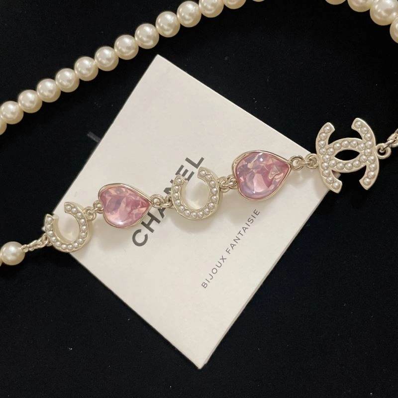 Low-cost Chanel Brooches