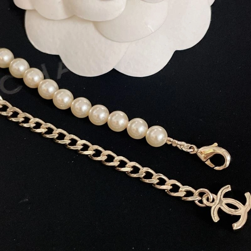 Low-cost Chanel Brooches