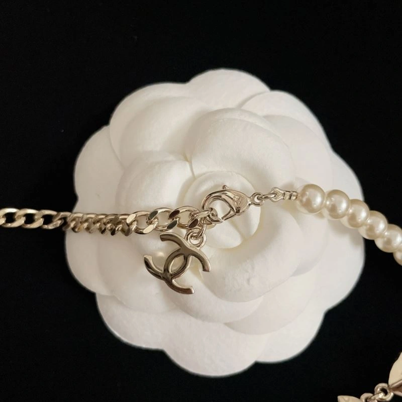 Low-cost Chanel Brooches