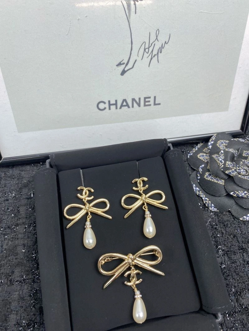 Factory-made Chanel Brooches