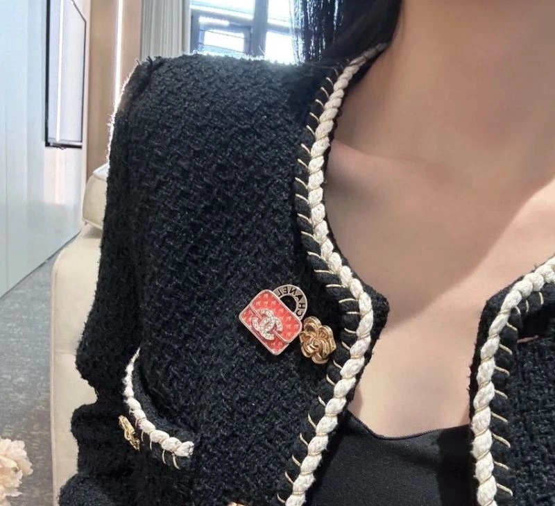 Bargain Chanel Brooches