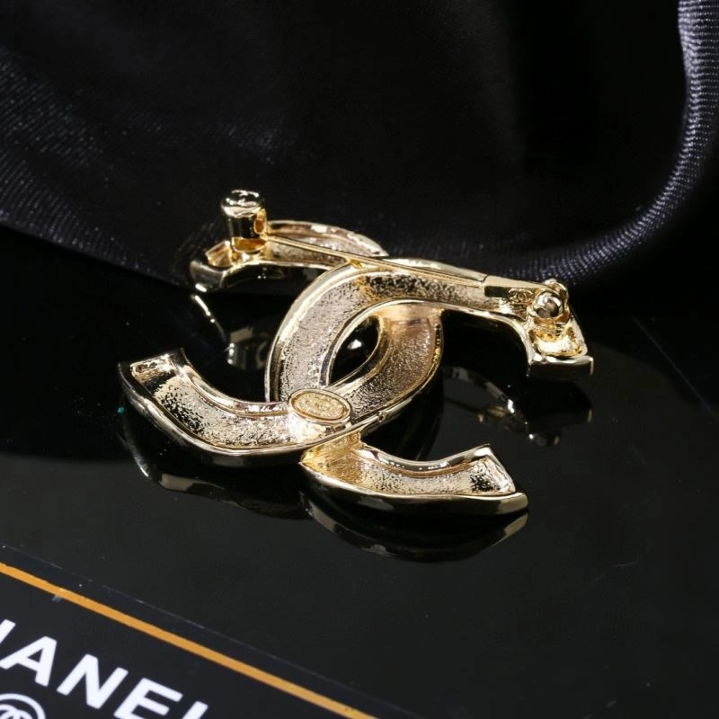 Brand-original Chanel Brooches