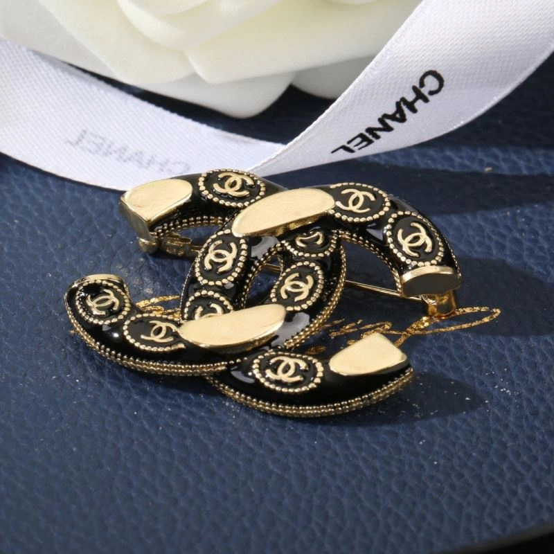 Low-cost Chanel Brooches