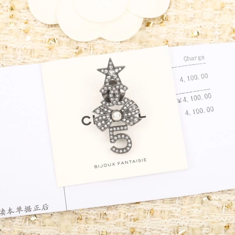 Top match Chanel Brooches