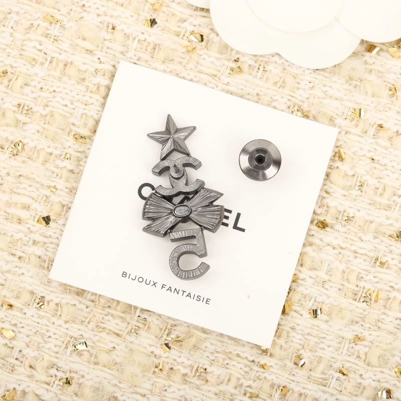 Top match Chanel Brooches