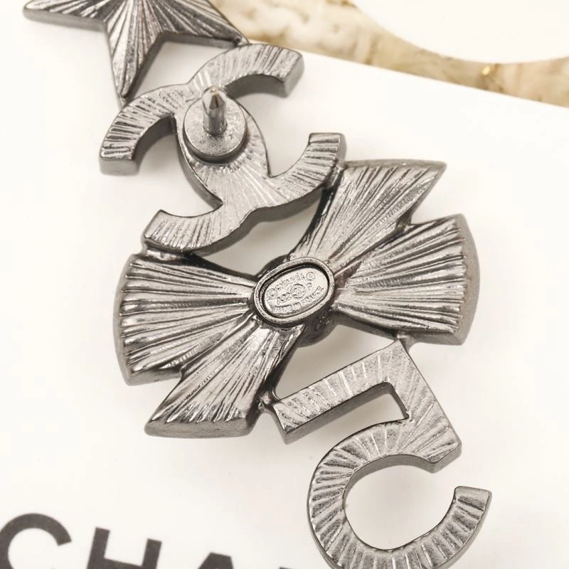 Top match Chanel Brooches
